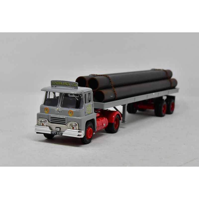 Sunter Brothers - Guy Invicible avec remorque plateforme de chargement ...